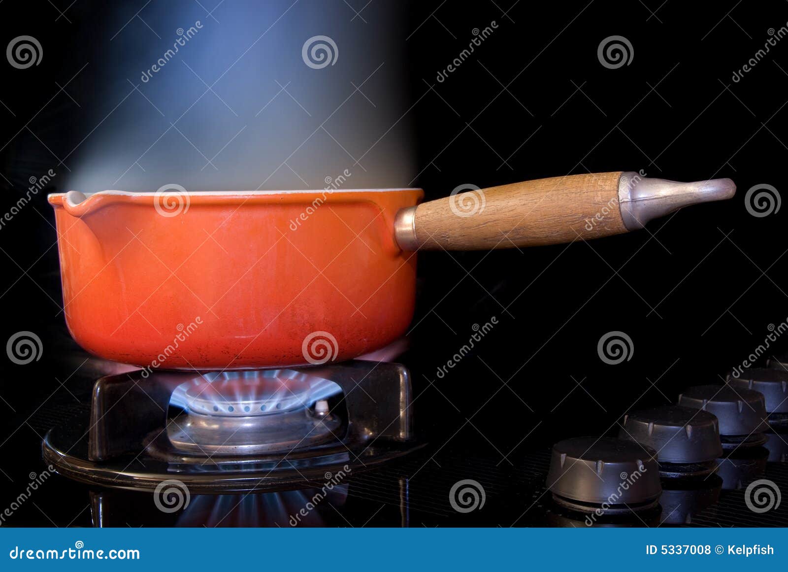 Boiling pot of water stock photo. Image of boil, oven - 5337008