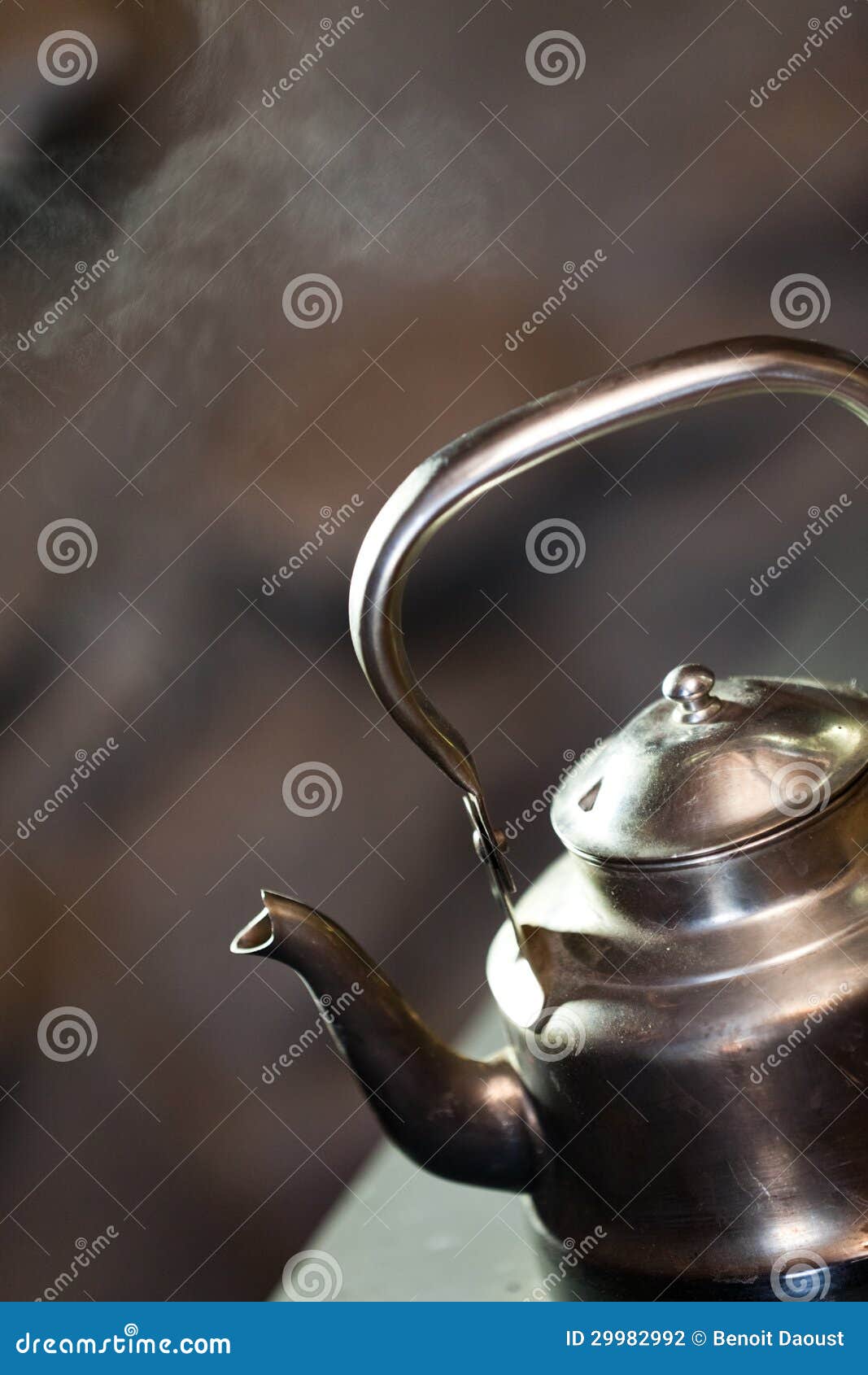 Boiling silver kettle stock photo. Image of silver, stove - 29982992