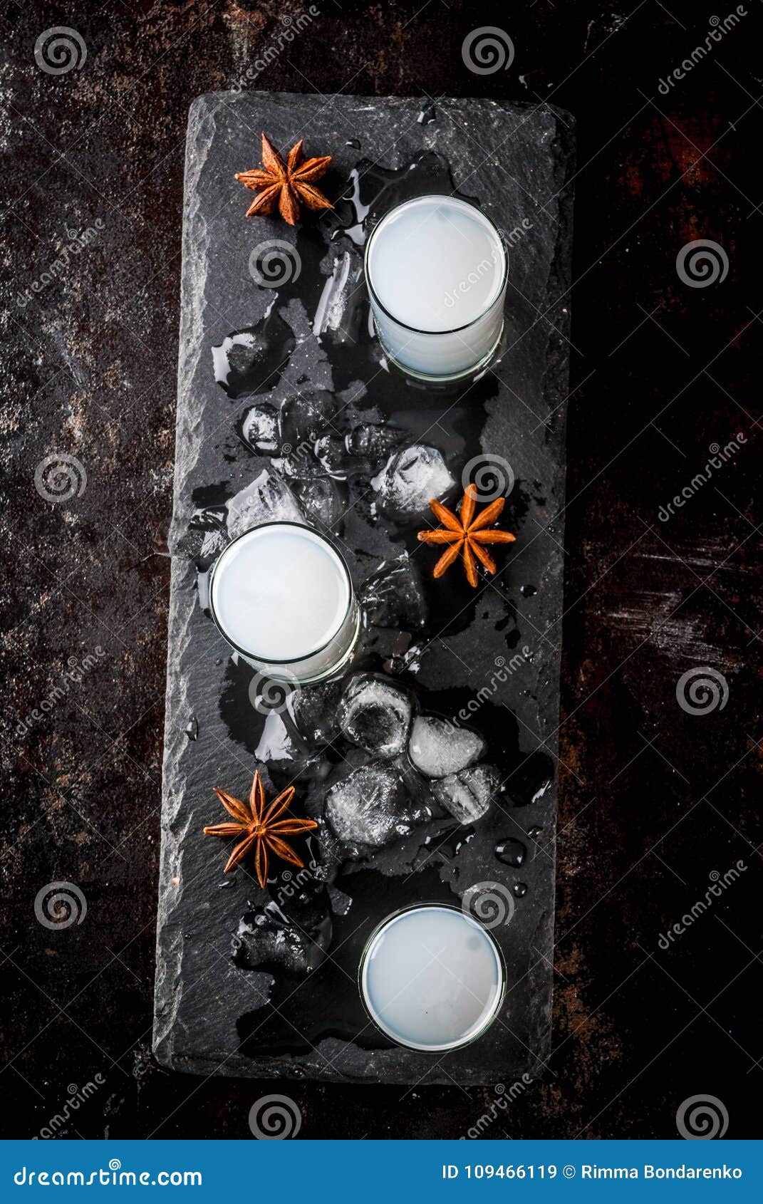 Boisson Arabe Raki D'alcool Image stock - Image du méditerranéen, glace ...