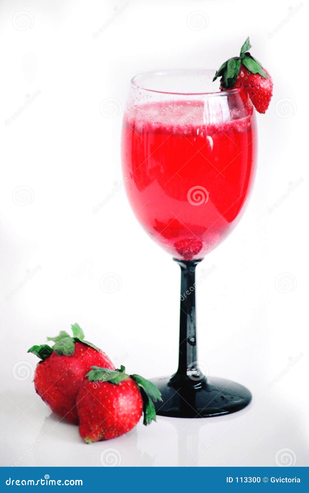 Boisson de fraise photo stock. Image du glace, vivacité - 113300