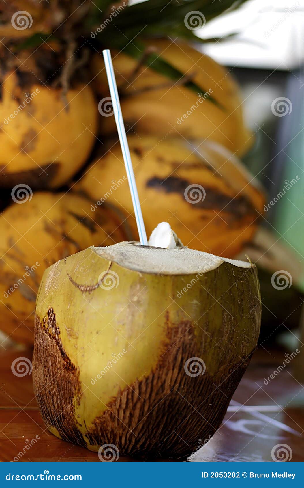 Boisson de noix de coco photo stock. Image du nutrition - 2050202