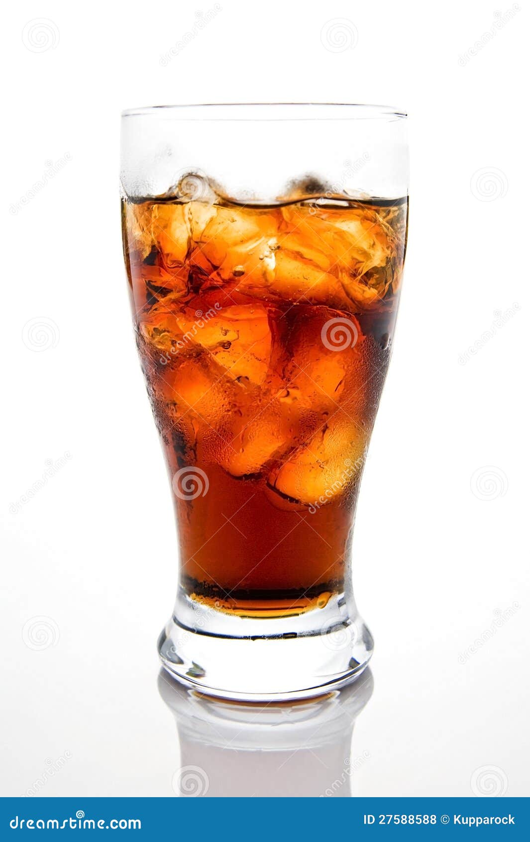 Boisson froide photo stock. Image du kola, rosée, boisson - 27588588