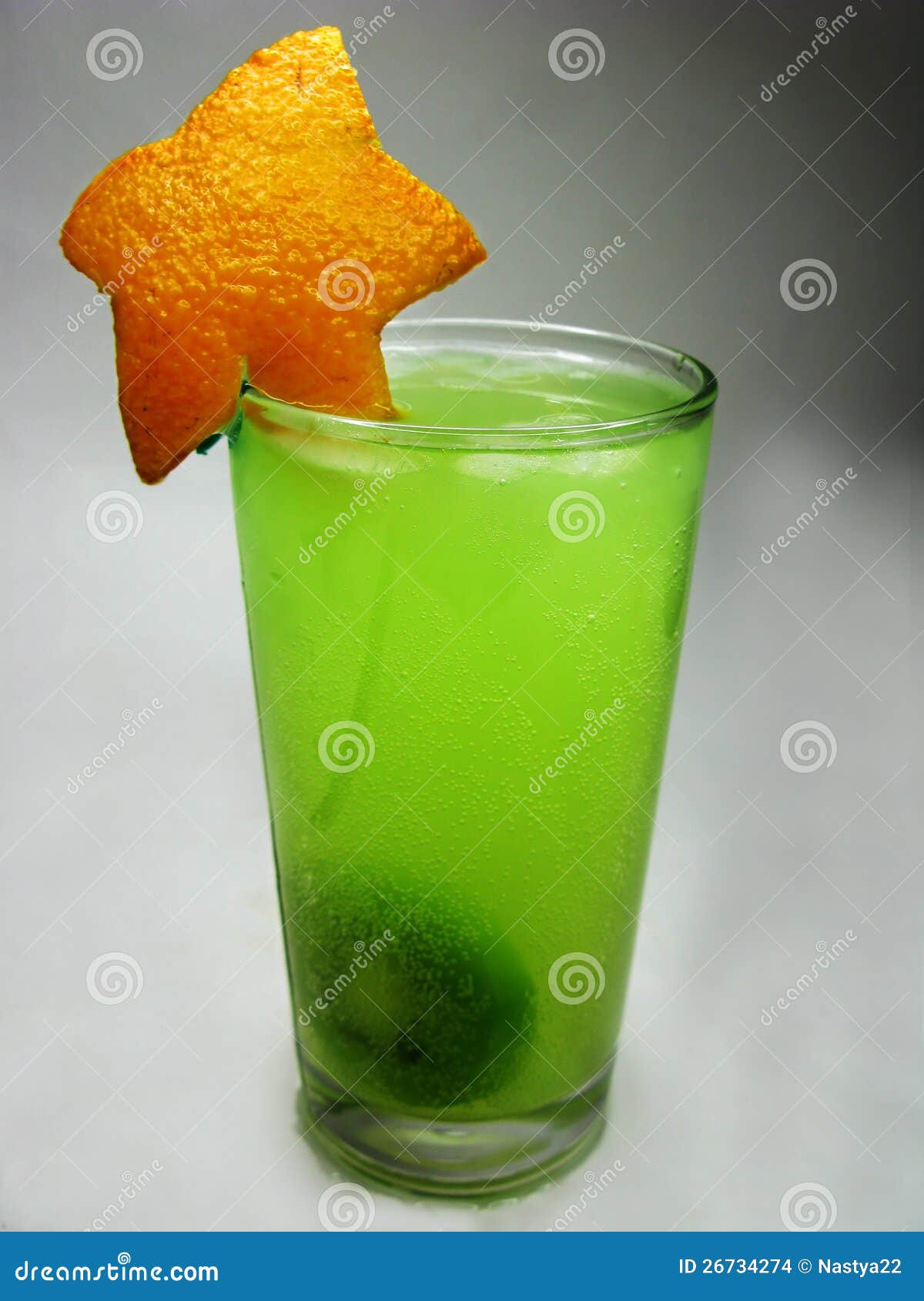 Boisson Froide De Jus De Fruit Avec Le Kiwi Photo stock - Image du ...