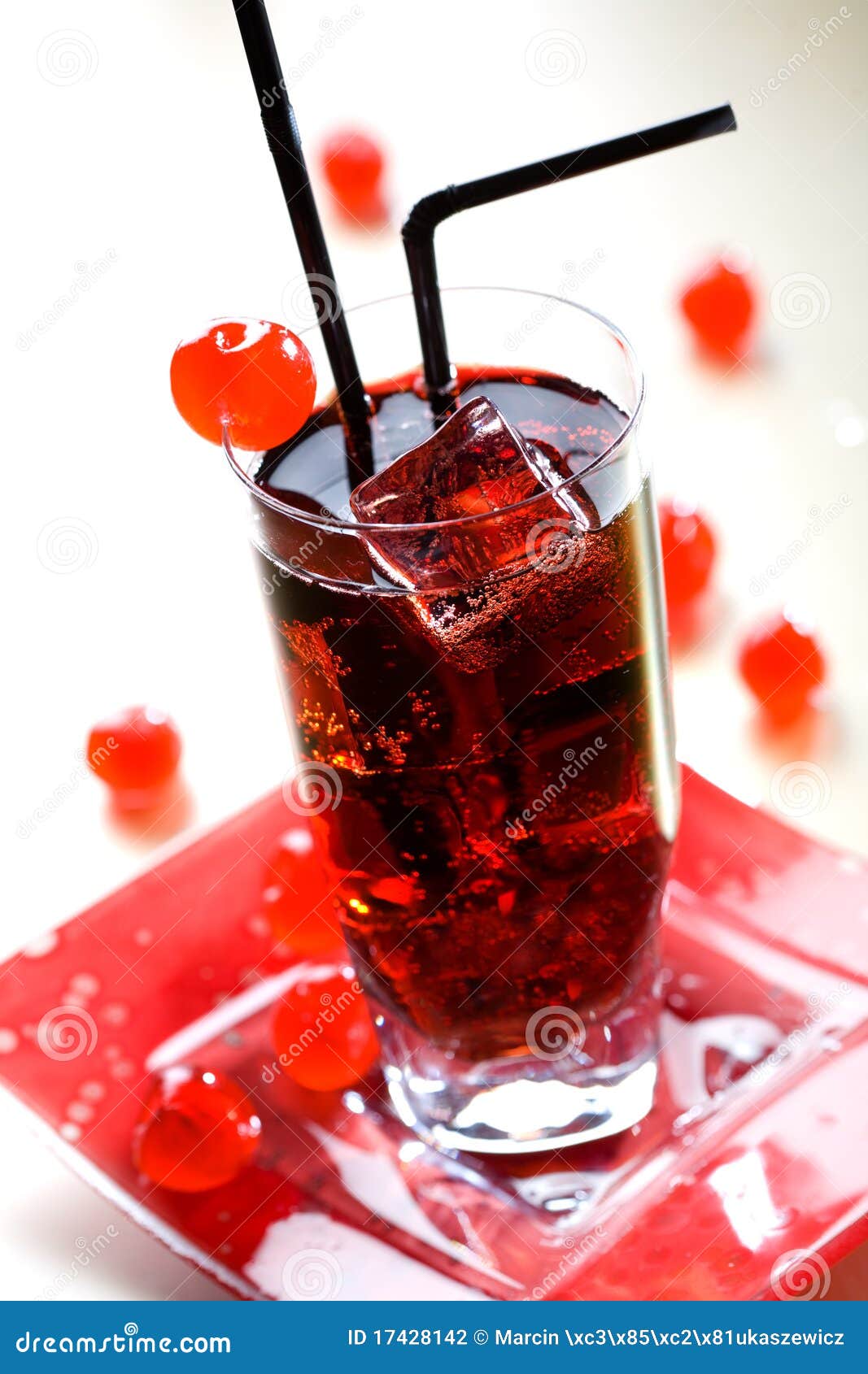 Boisson rouge photo stock. Image du réception, alcool - 17428142