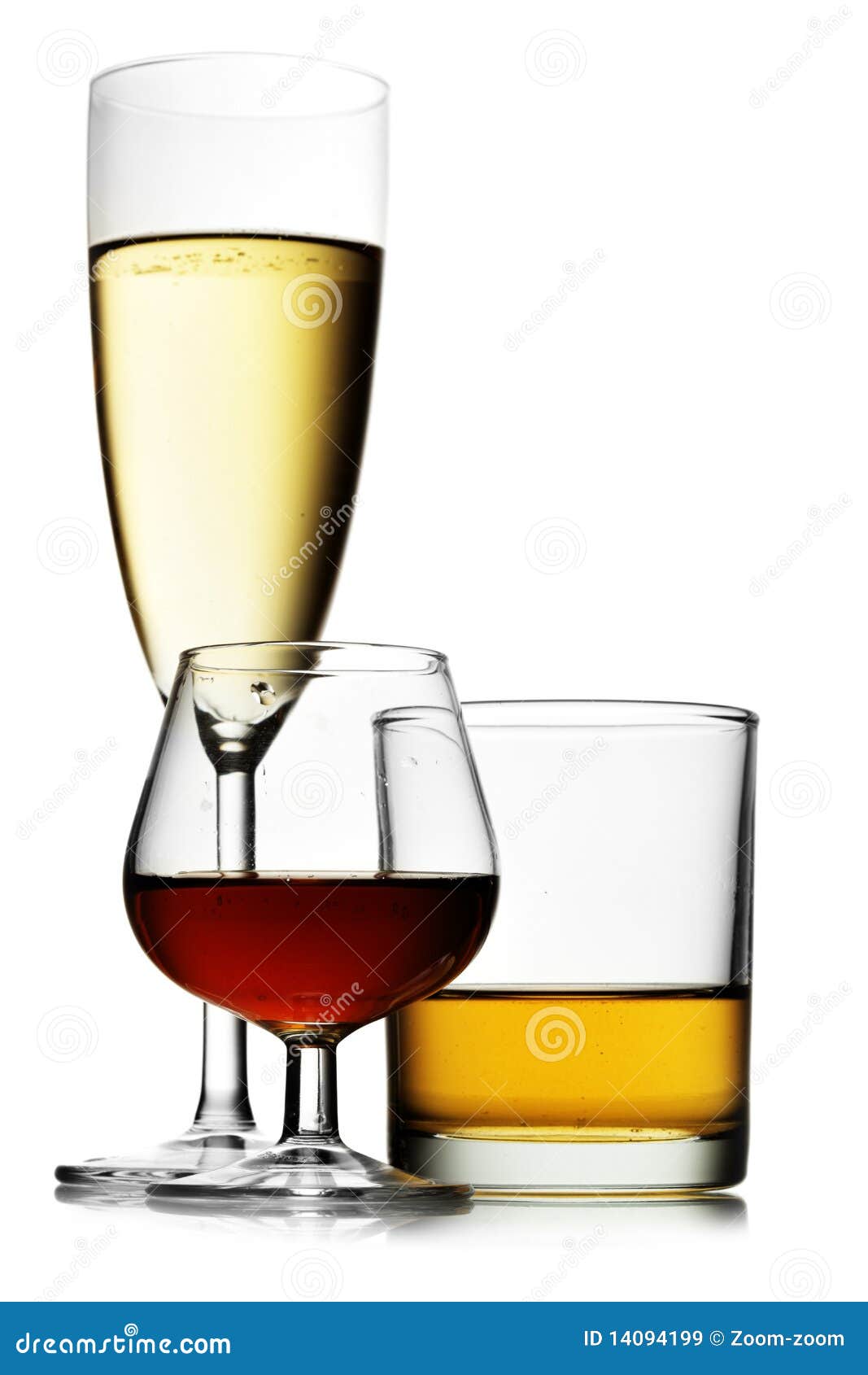 Boissons alcooliques image stock. Image du publication - 14094199