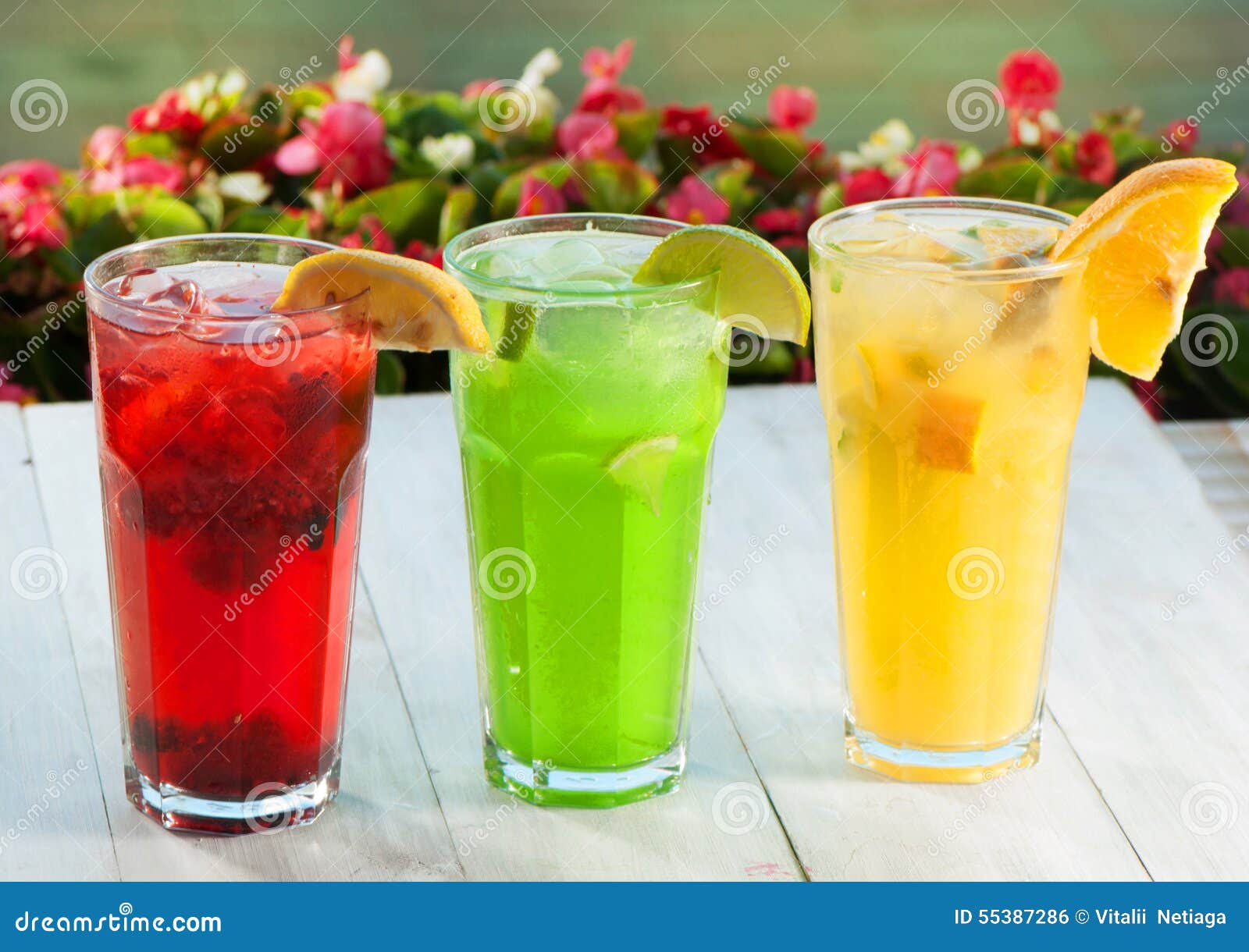 Boissons fraîches photo stock. Image du glace, fond, réception - 55387286