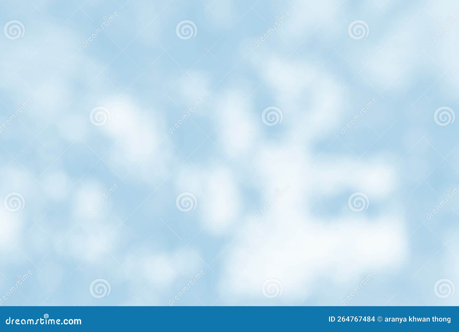 Bokek De Nube Azul Claro Como Fondo Foto de archivo - Imagen de azul ...