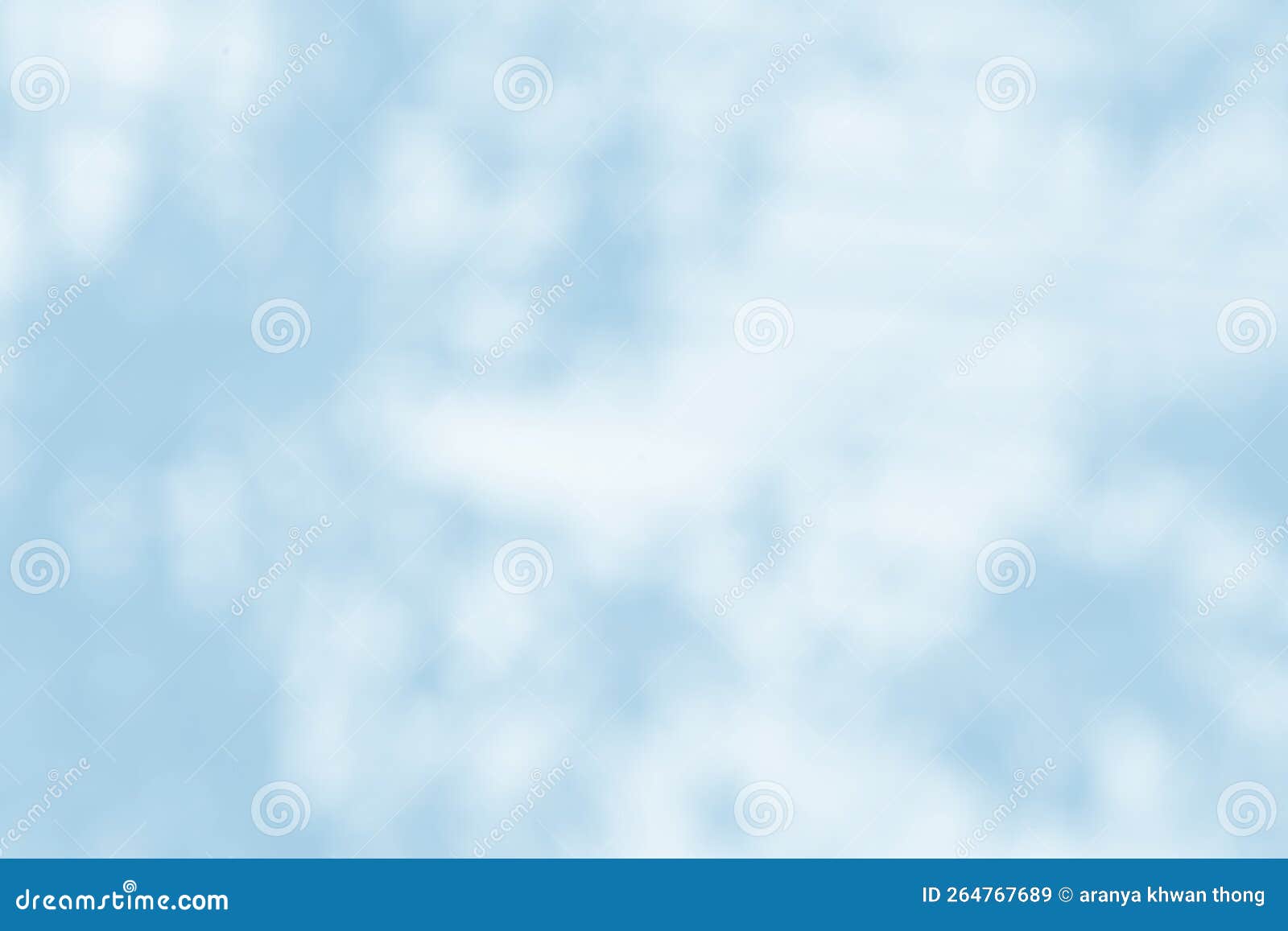 Bokek De Nube Azul Claro Como Fondo Imagen de archivo - Imagen de plata ...