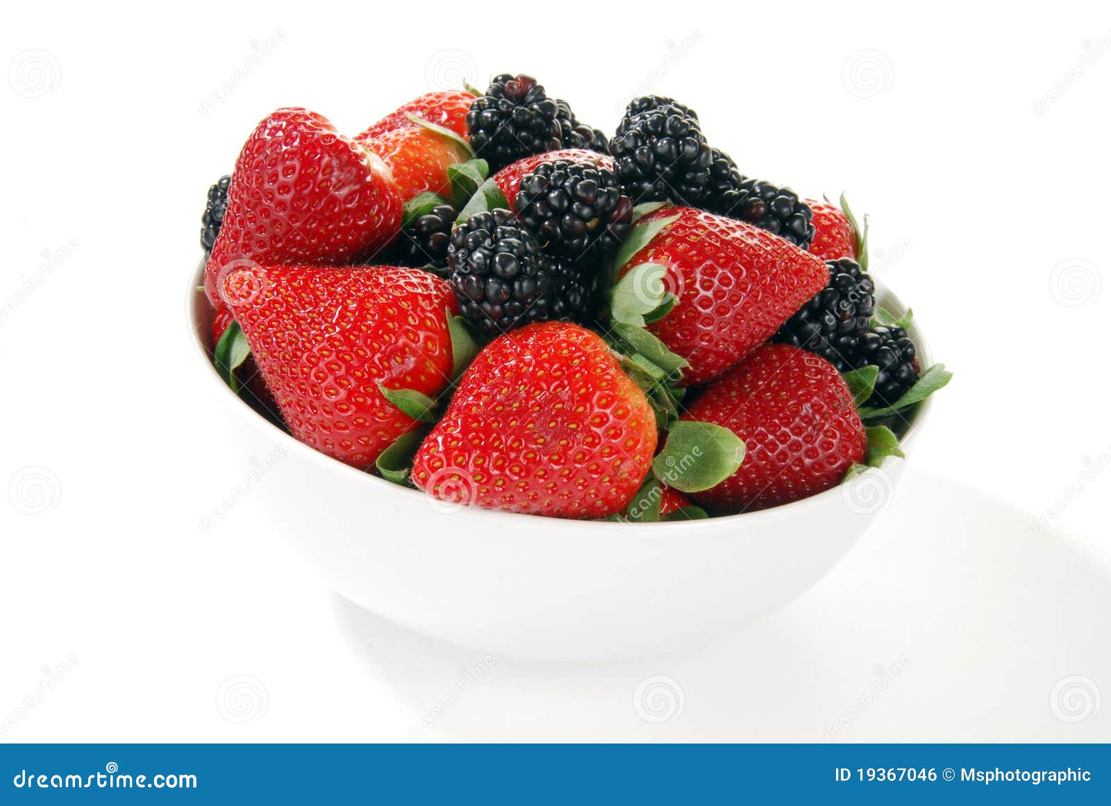 Bol de fruit photo stock. Image du fond, noir, nutritif - 19367046