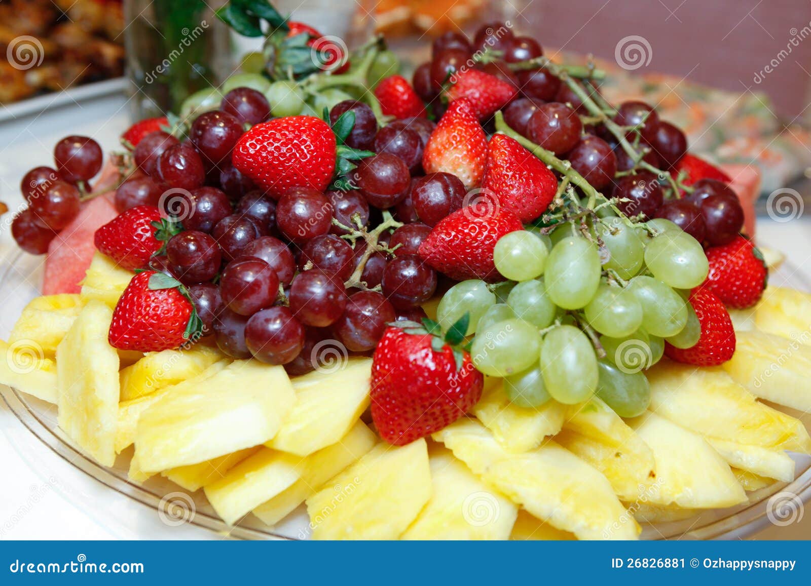 Bol De Fruit De Panier De Fruit Image stock - Image du melon, secouez ...
