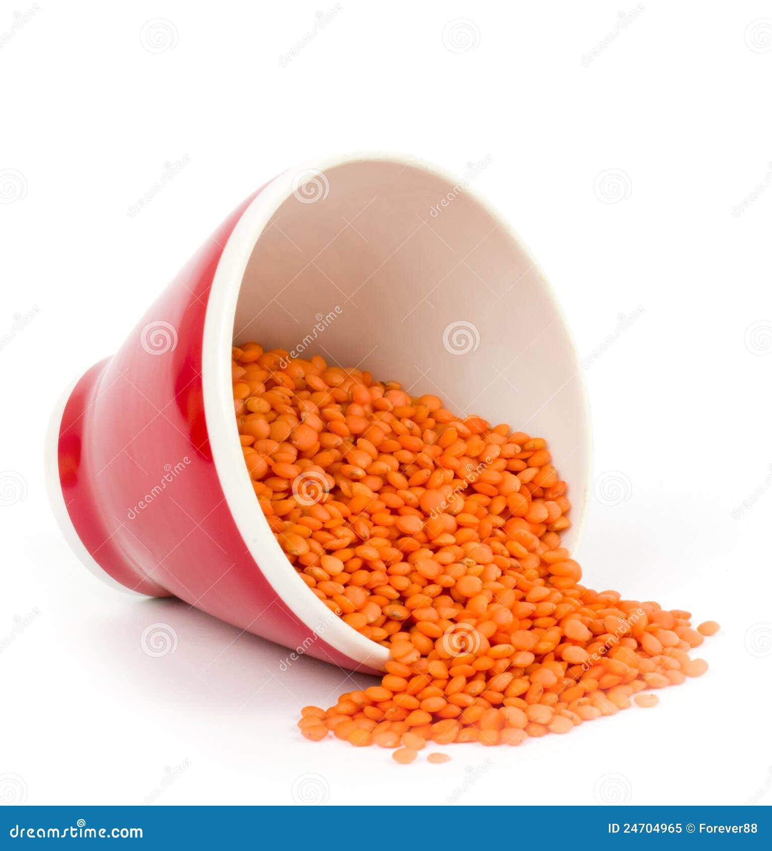 Bol de lentilles rouges image stock. Image du conception - 24704965
