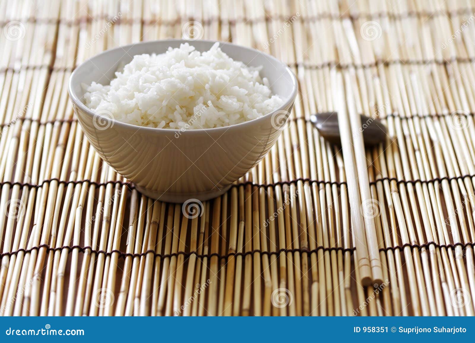 Bol de riz image stock. Image du normal, nourriture, dîner - 958351