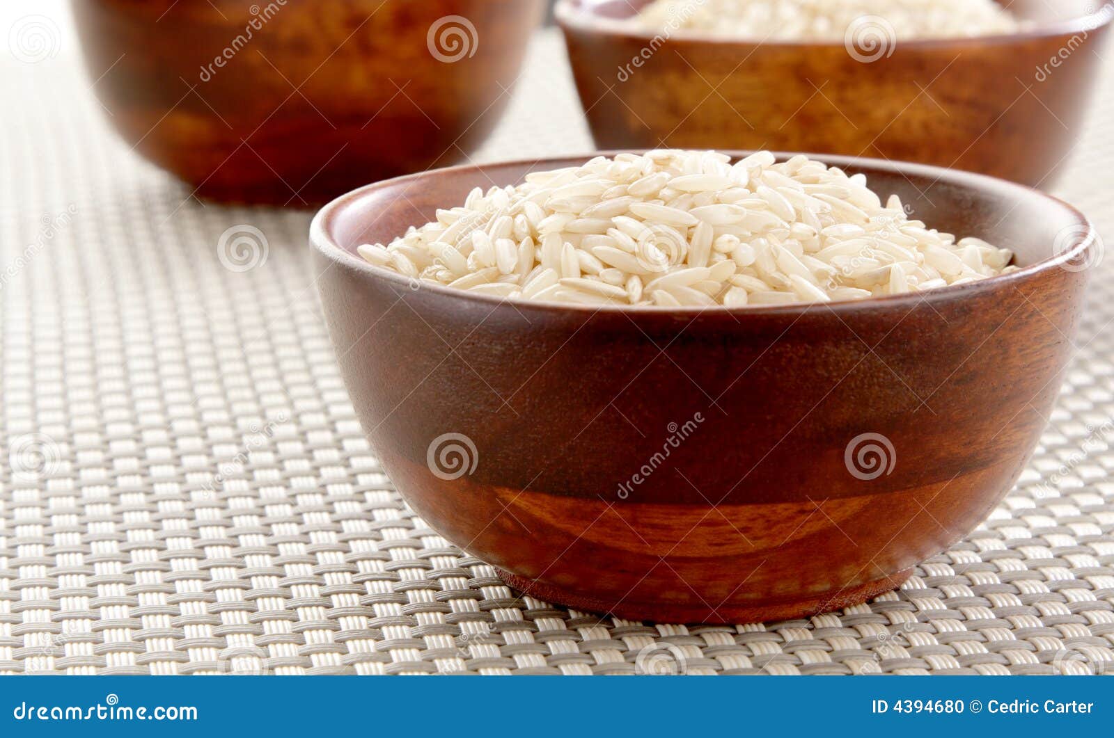 Bol de riz basmati photo stock. Image du texture, collecte - 4394680