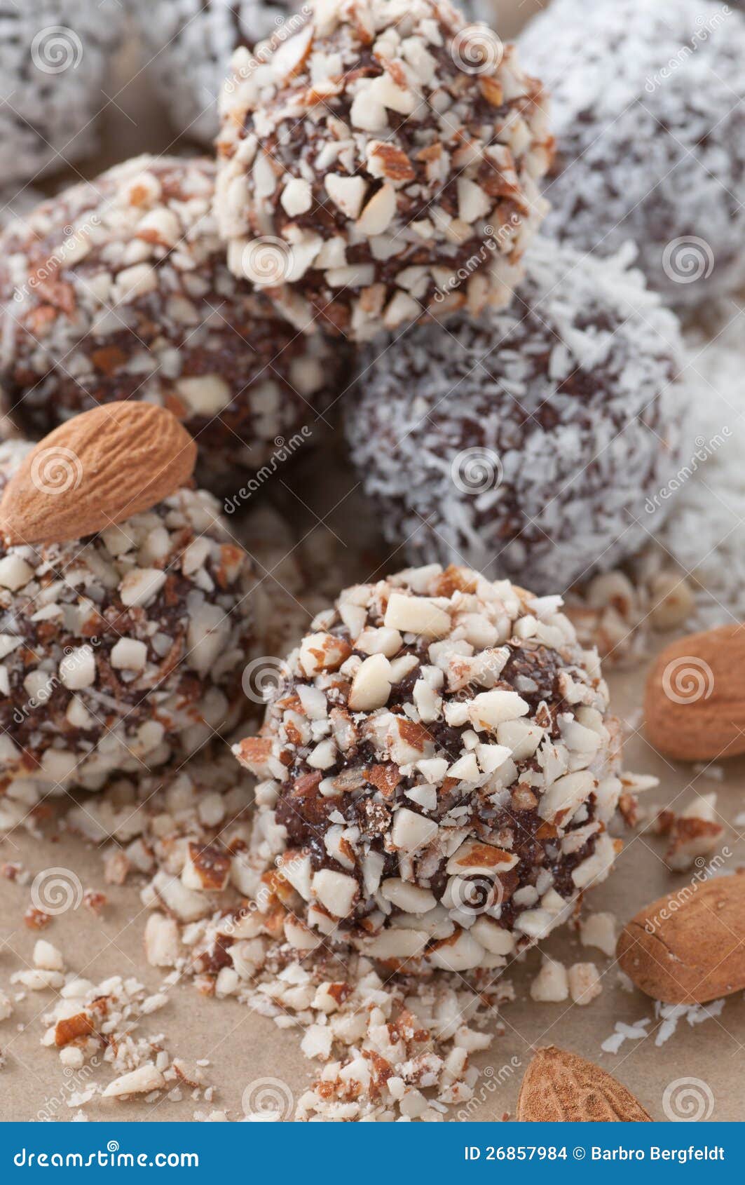 Bola de Choco foto de archivo. Imagen de rallado, gluten - 26857984