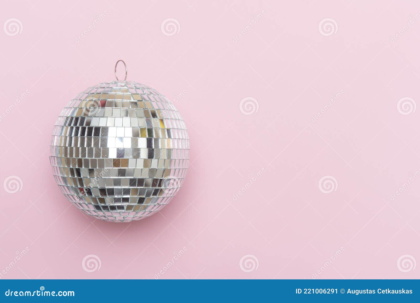 Bola De Disco Con Fondo Rosa Aislado Imagen de archivo - Imagen de ...