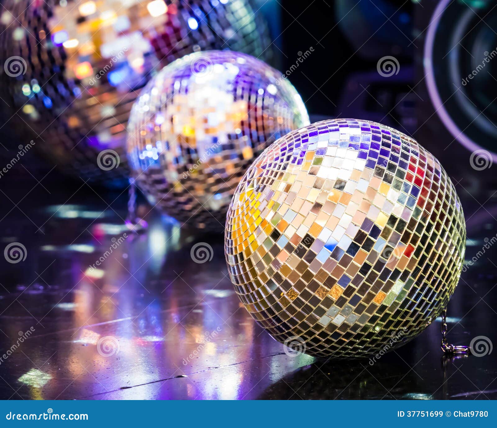 Bola de discoteca imagen de archivo. Imagen de noche - 37751699