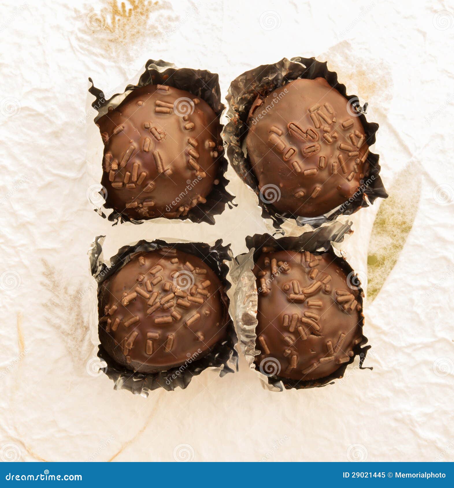 Bola del chocolate imagen de archivo. Imagen de restaurante - 29021445