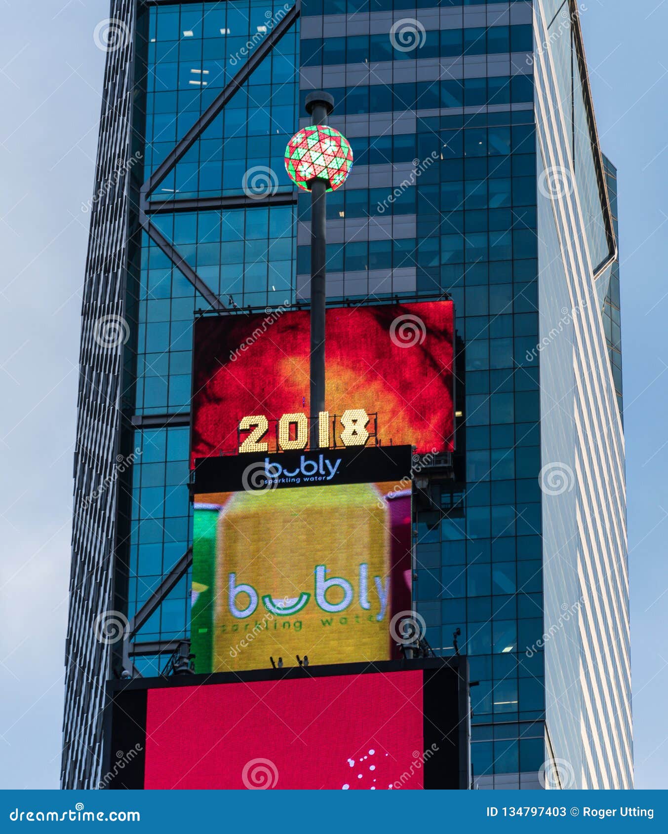 Bola do Times Square foto de stock editorial. Imagem de frente - 134797403