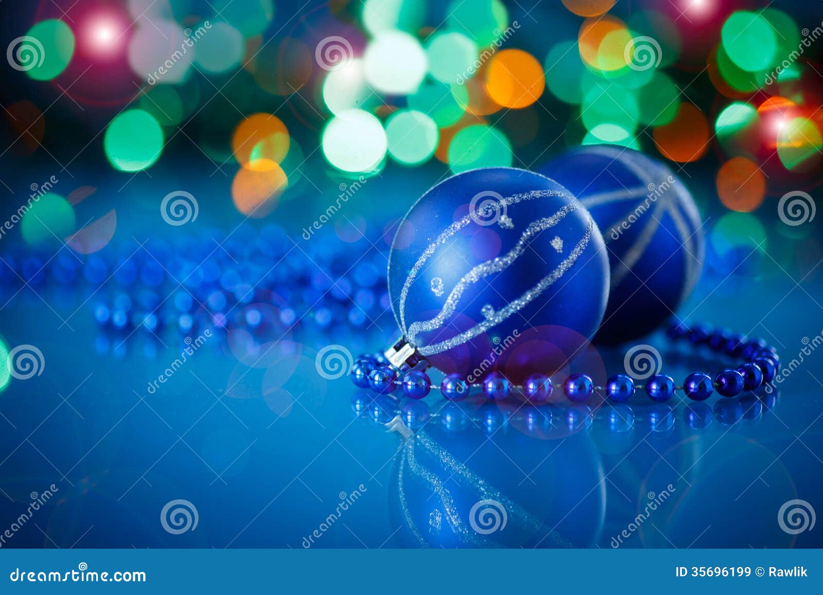 Bolas azuis do Natal imagem de stock. Imagem de texto - 35696199