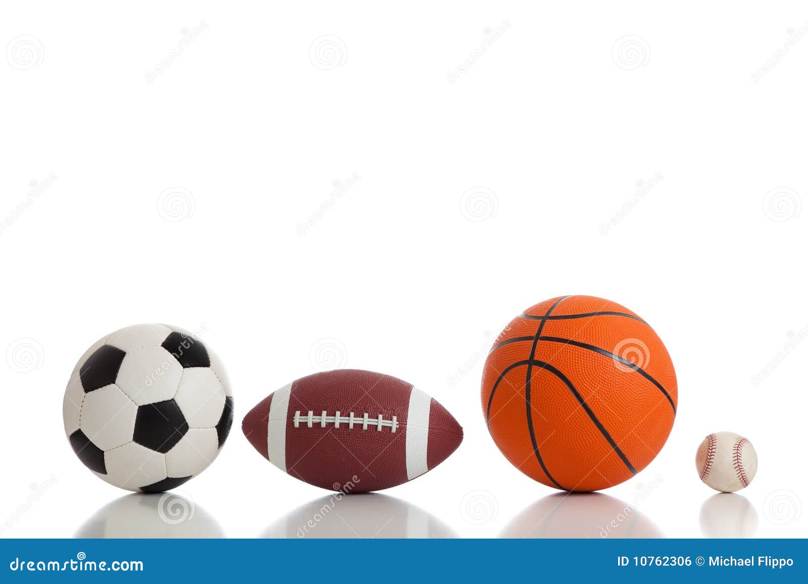Bolas Clasificadas De Los Deportes En Blanco Foto de archivo - Imagen ...