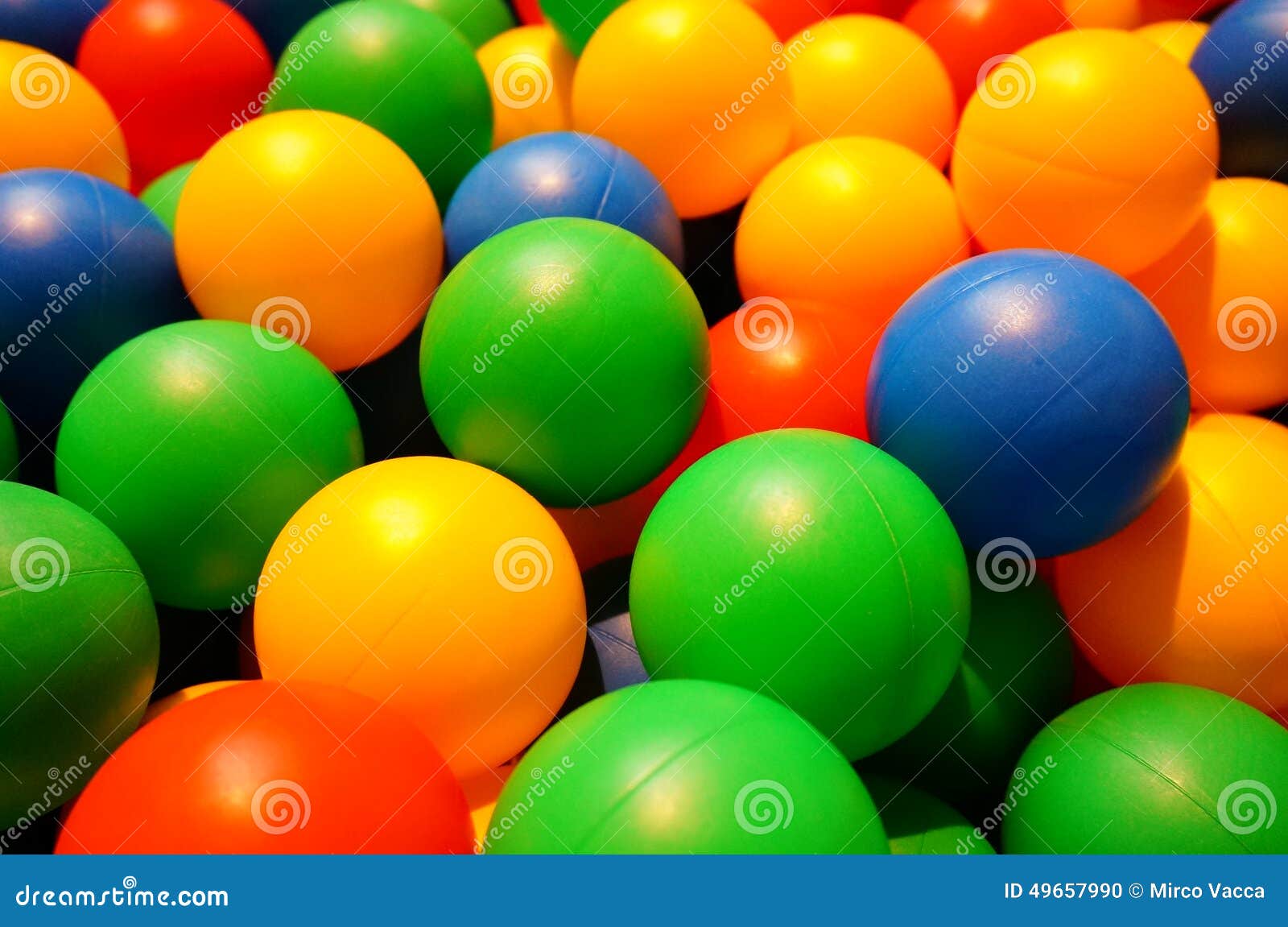 Bolas coloridas foto de archivo. Imagen de colorido, mezcla - 49657990