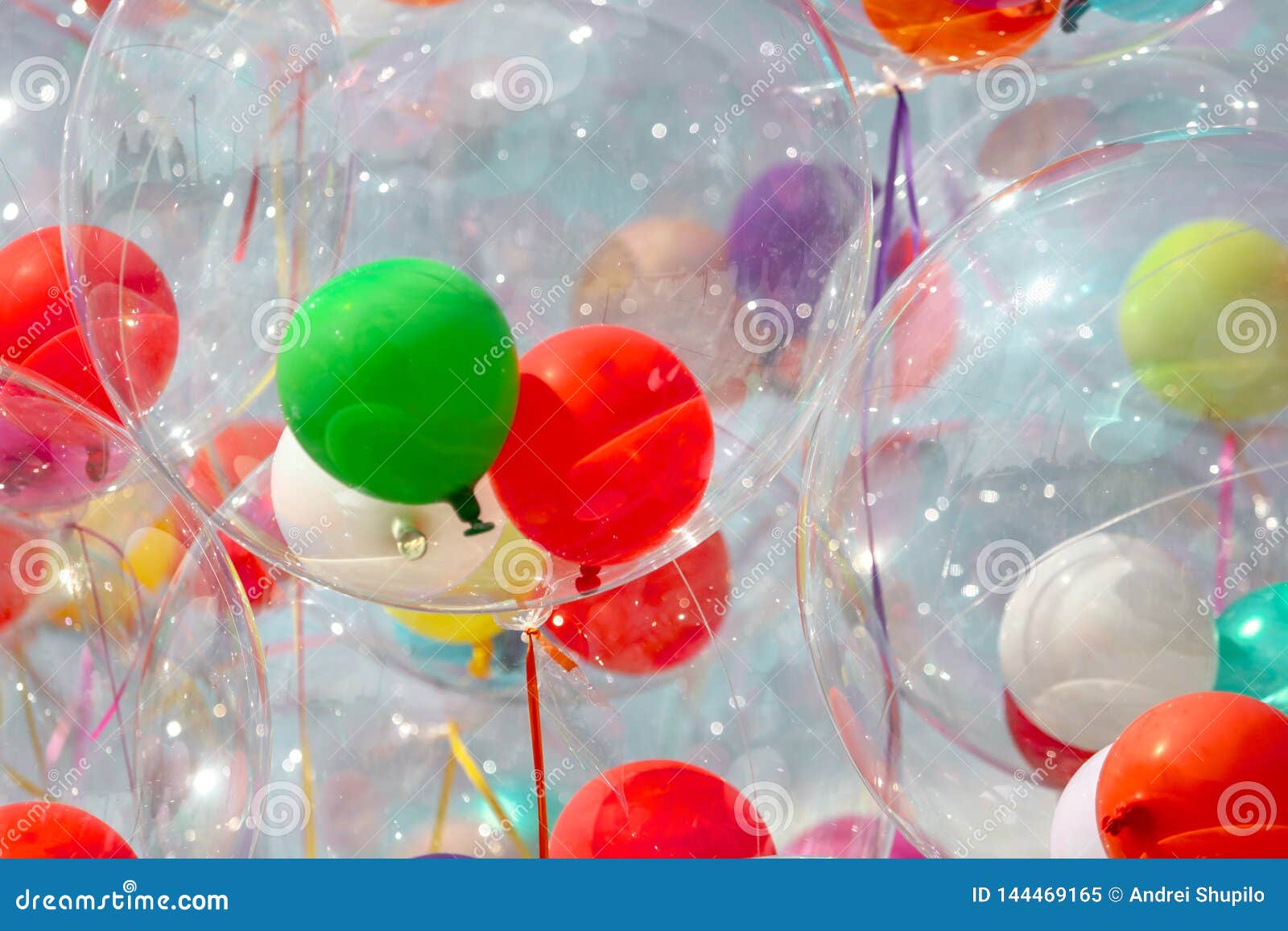 Bolas Coloridas Para Dentro Transparentes Como O Fundo Imagem de Stock ...