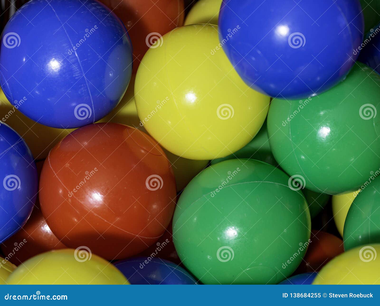 Bolas Coloridas Verdes E Amarelas Azuis Vermelhas Imagem de Stock ...