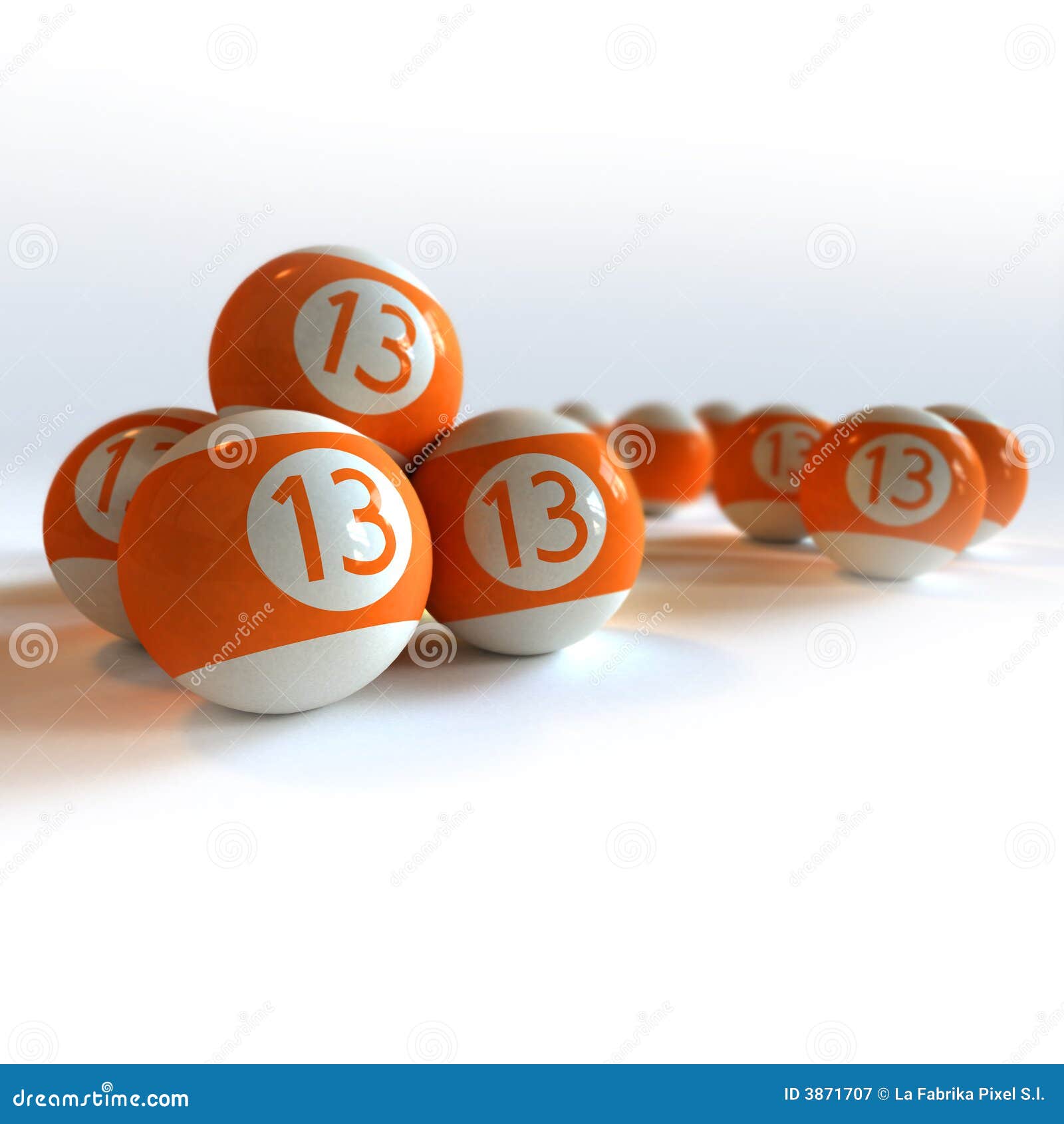Bolas De Billar Anaranjadas Con El Número 13 Imagen de archivo - Imagen ...