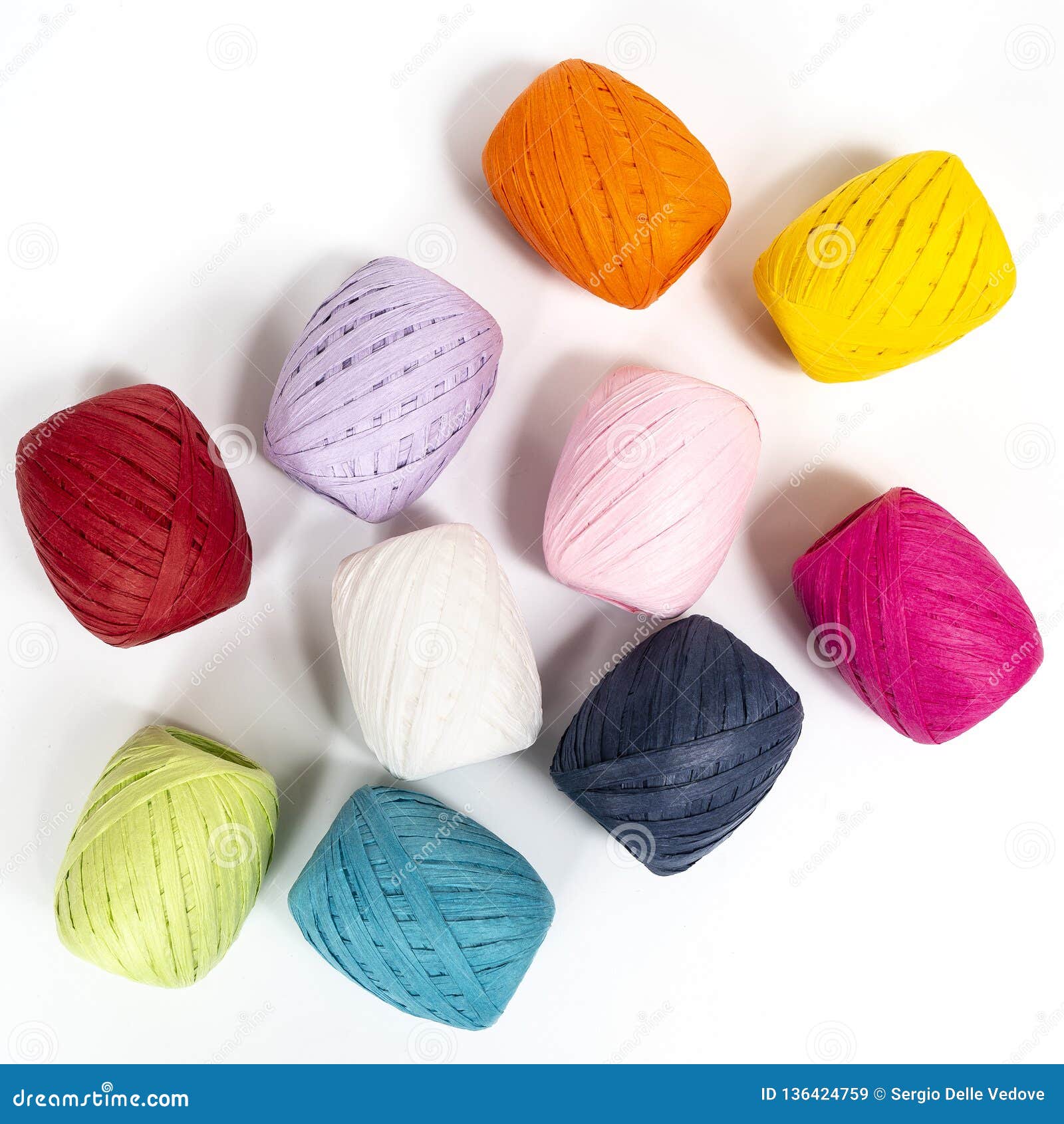 Bolas De La Rafia Coloreada Imagen de archivo - Imagen de viejo ...