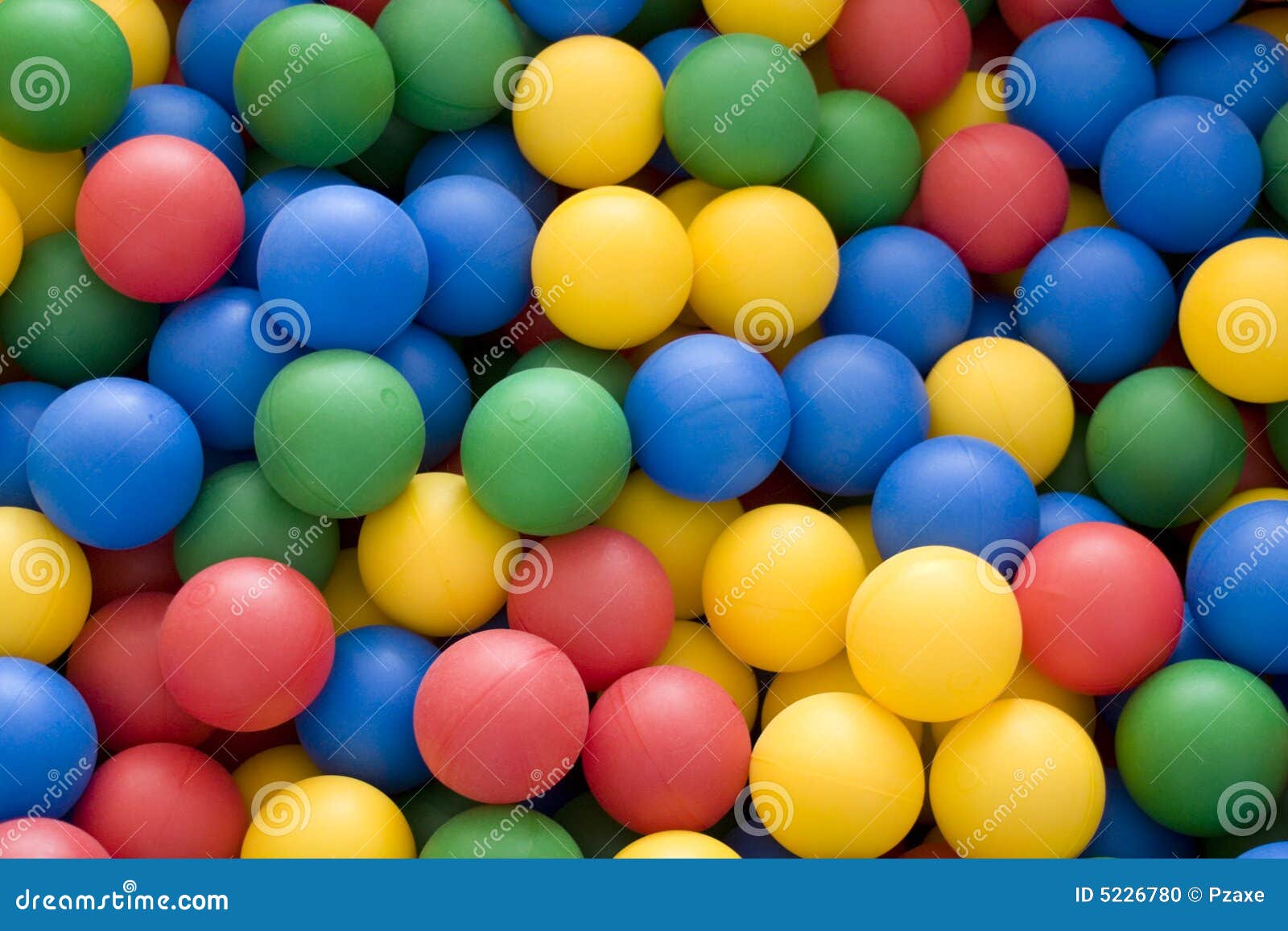 Bolas del color foto de archivo. Imagen de fondo, imagen - 5226780