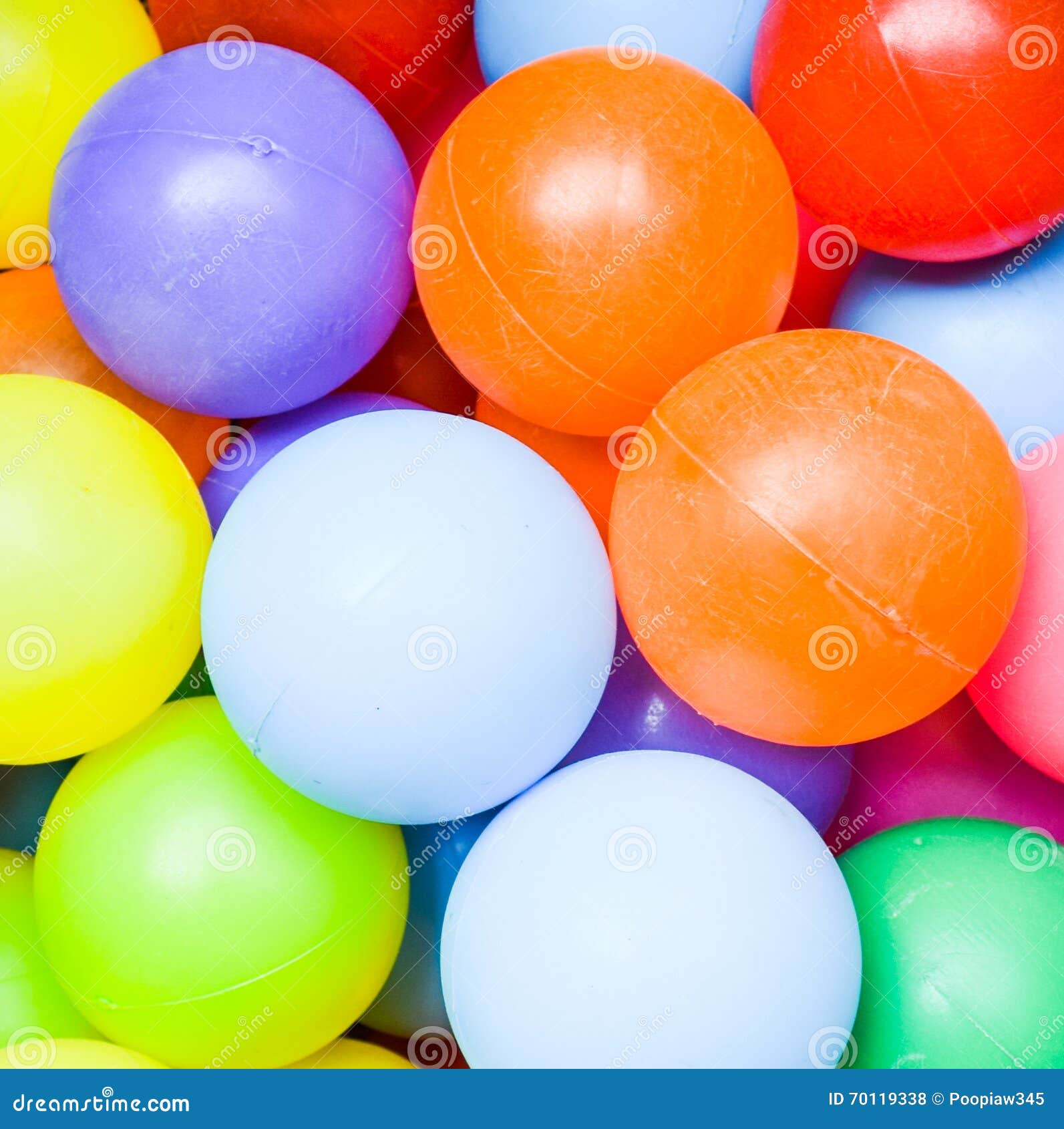 Bolas del color foto de archivo. Imagen de color, bolas - 70119338