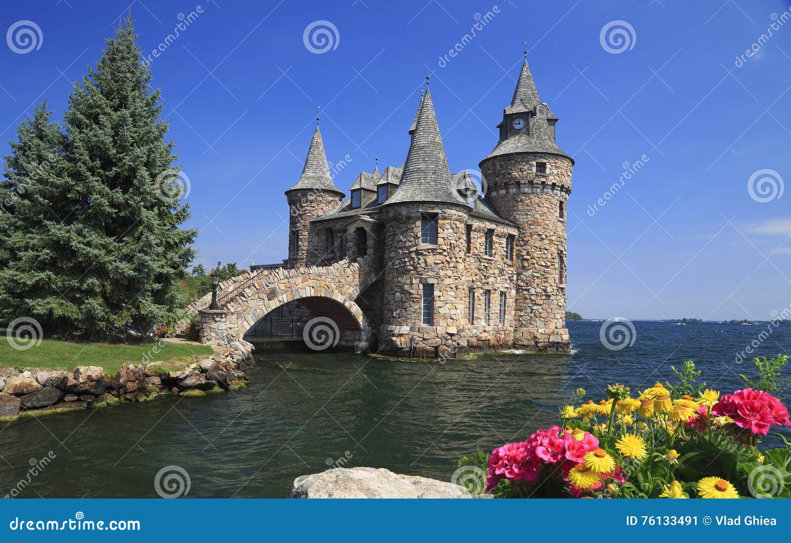 Boldt Castle, Thousand Islands Stock Image - Image of green, trees ...
