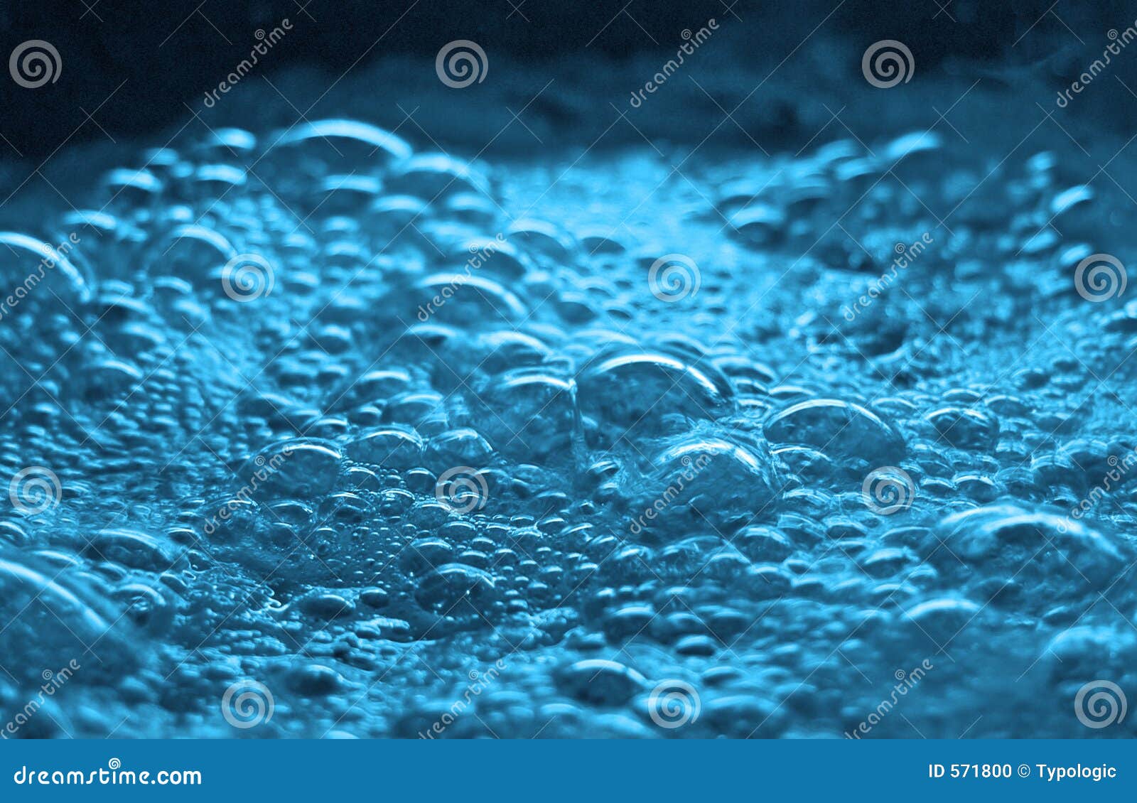 Bolhas azuis foto de stock. Imagem de bolhas, azul, fundo - 571800