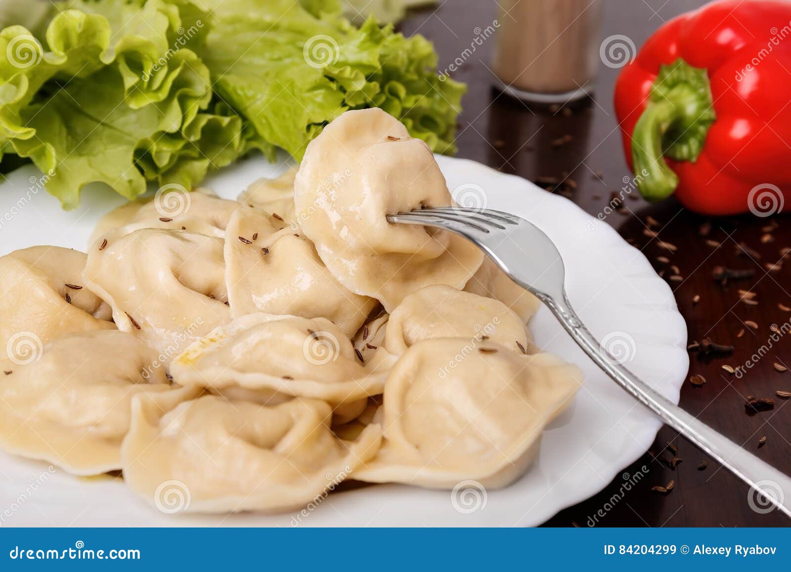 Bolinhas De Massa Na Tabela Com Pimenta Vermelha Imagem de Stock ...