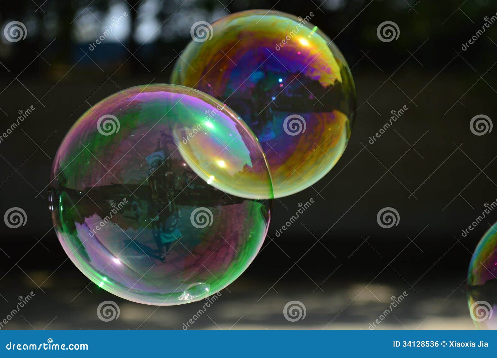 BOLLA DI SAPONE fotografia stock. Immagine di giorno - 34128536