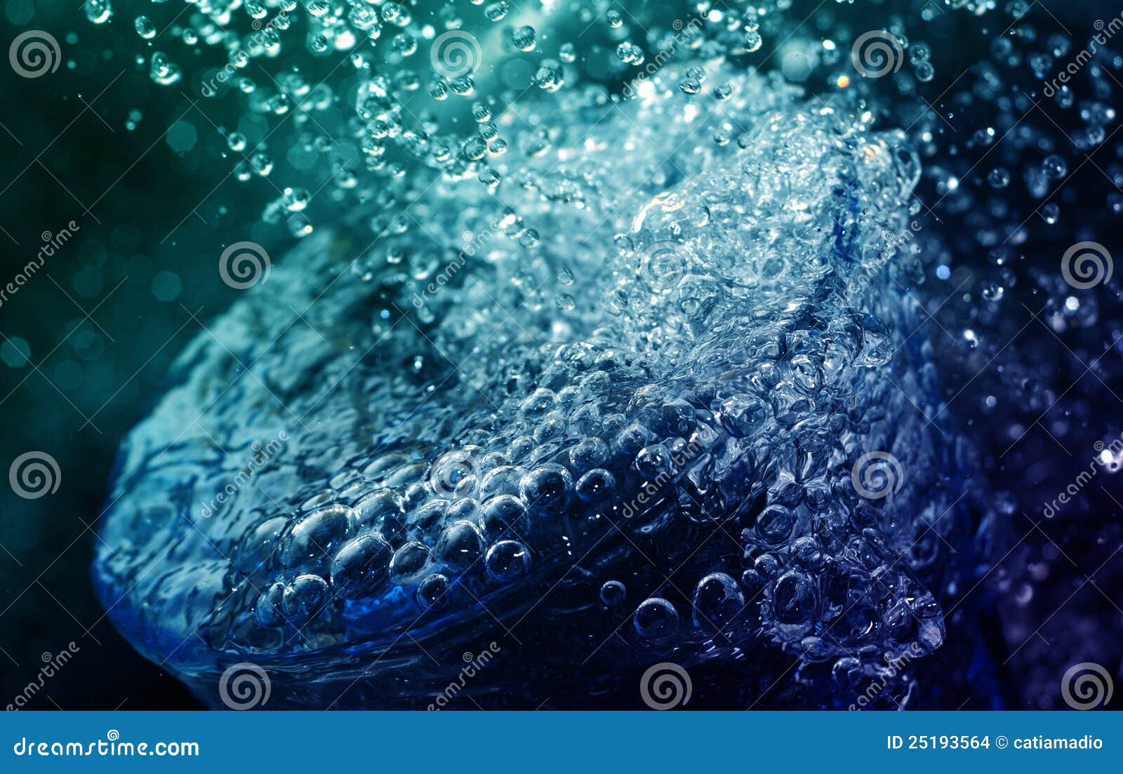 Bolle dell'acqua fotografia stock. Immagine di sfondo - 25193564