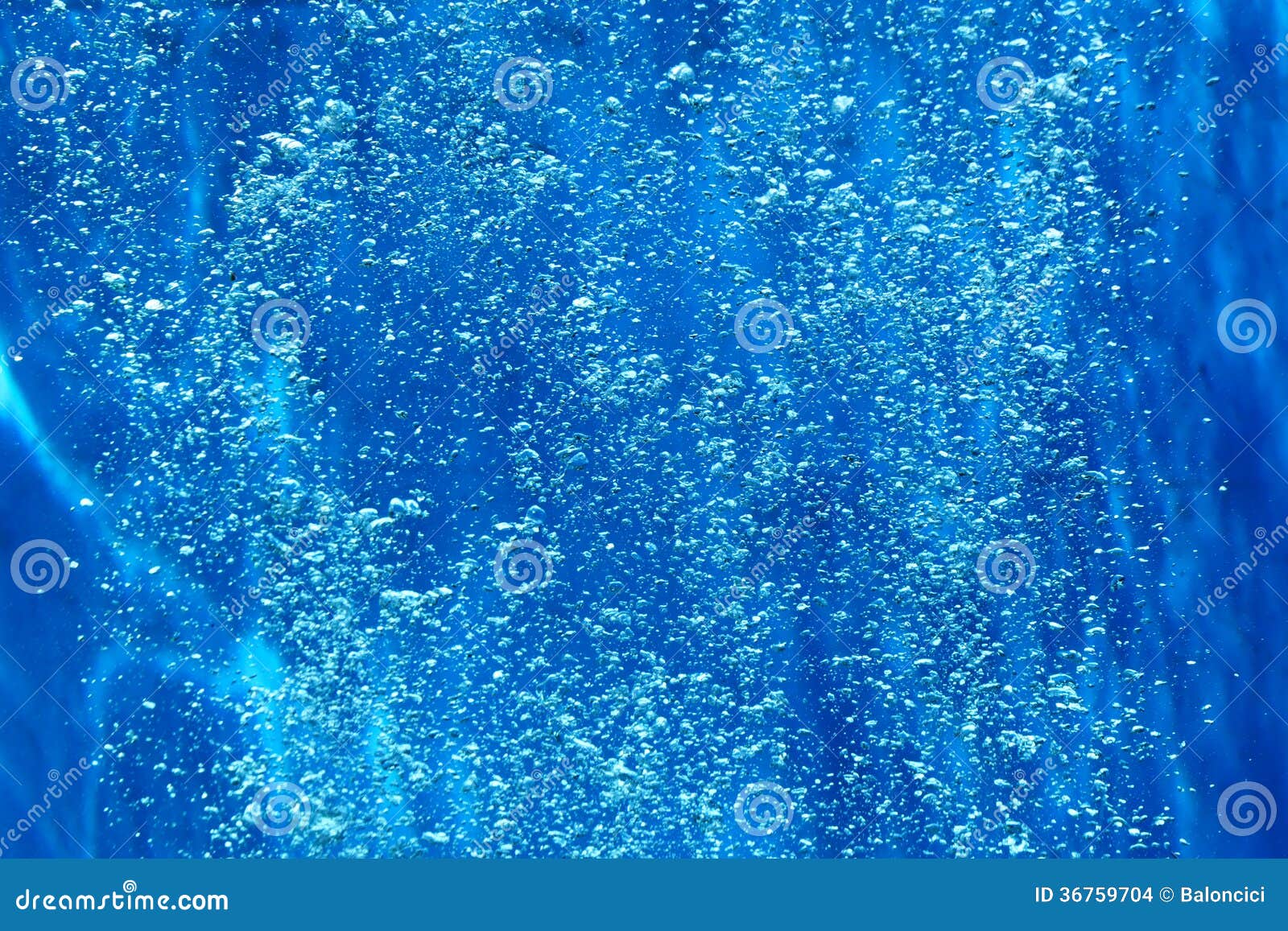 Bolle dell'acqua fotografia stock. Immagine di ossigeno - 36759704
