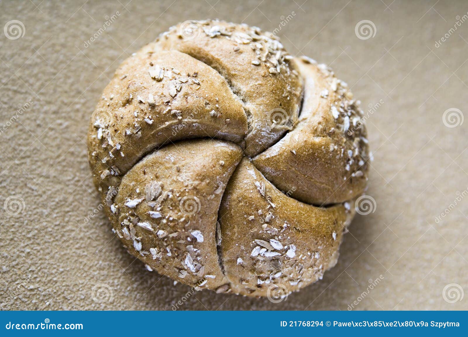 Bollo integral del pan foto de archivo. Imagen de fresco - 21768294