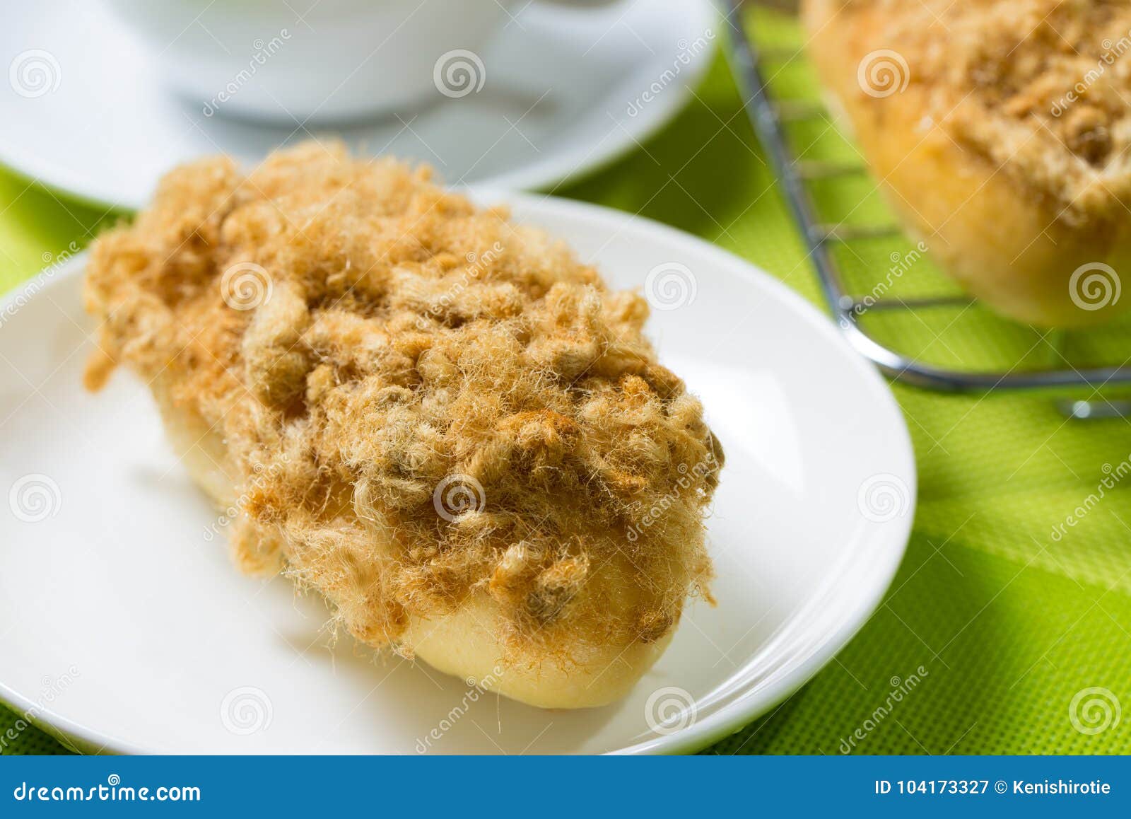 Bollo O Pan De La Seda Del Pollo Imagen de archivo - Imagen de seda ...