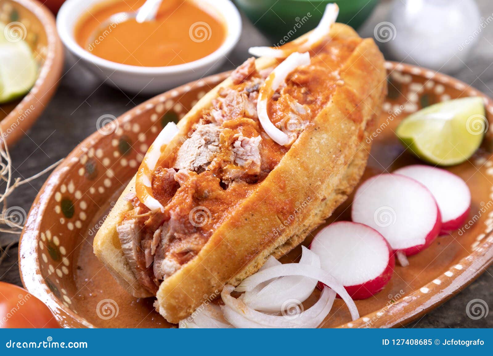 Bolo Afogado Da Carne De Porco Com Molho Imagem de Stock - Imagem de ...