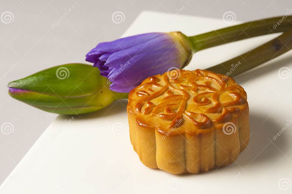 Bolo da lua foto de stock. Imagem de outono, bolinhos - 32682078