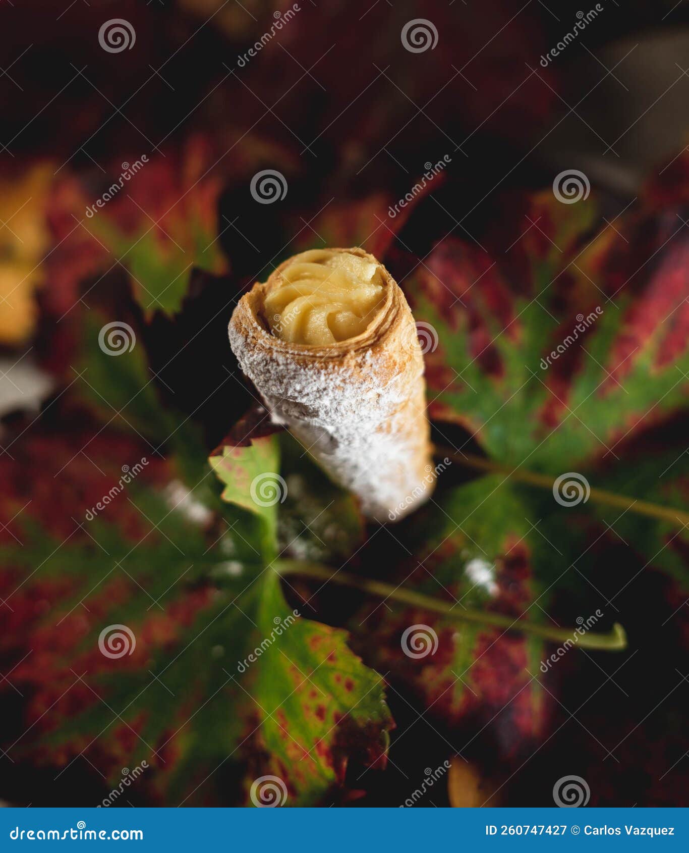 Bolo De Massa Com Creme Imagem De Stock Imagem De Café 260747427