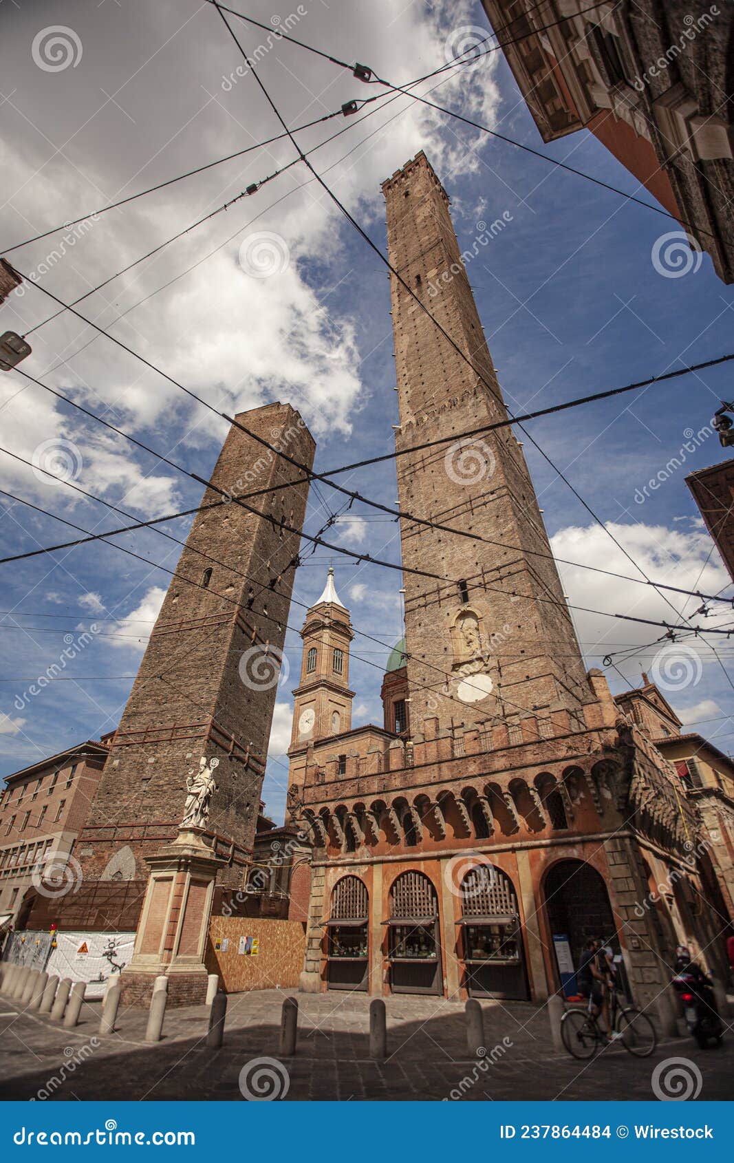 Asinelli Tower in Bologna, Italy 3 Editorial Stock Image - Image of ...