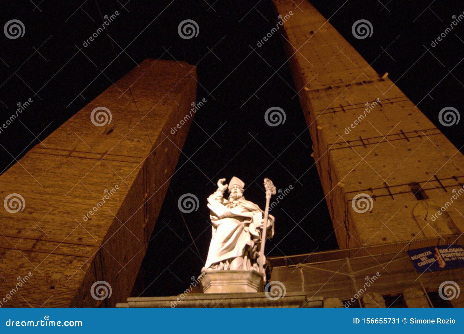 Bologna, le torri stock image. Image of emiliaromagna - 156655731