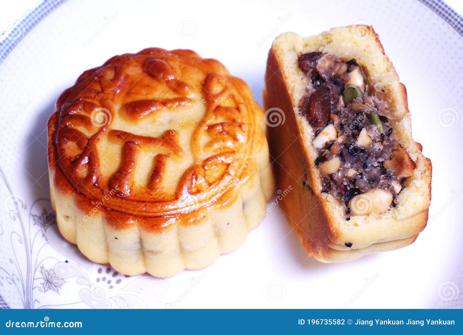 Bolos de lua foto de stock. Imagem de vietnamita, sobremesa - 196735582