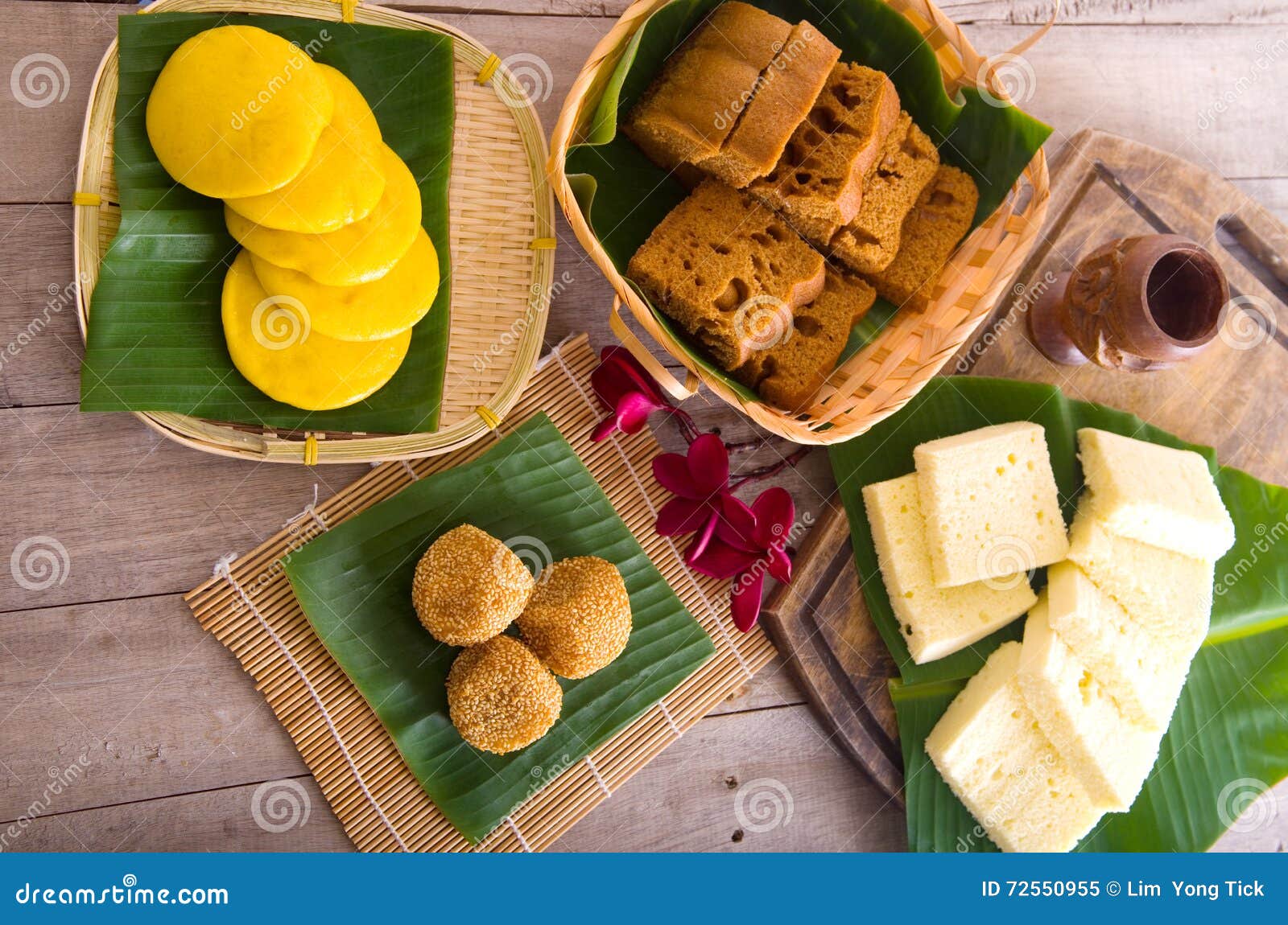 Bolos Sortidos E Desertos De Tradisional Malaysia Imagem de Stock ...