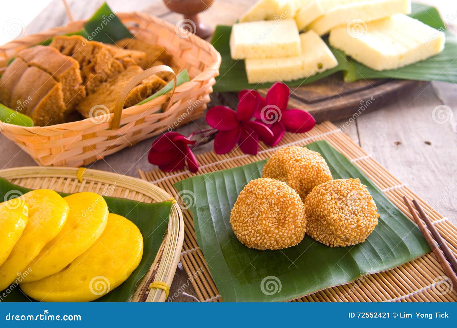 Bolos Sortidos E Desertos De Tradisional Malaysia Imagem de Stock ...