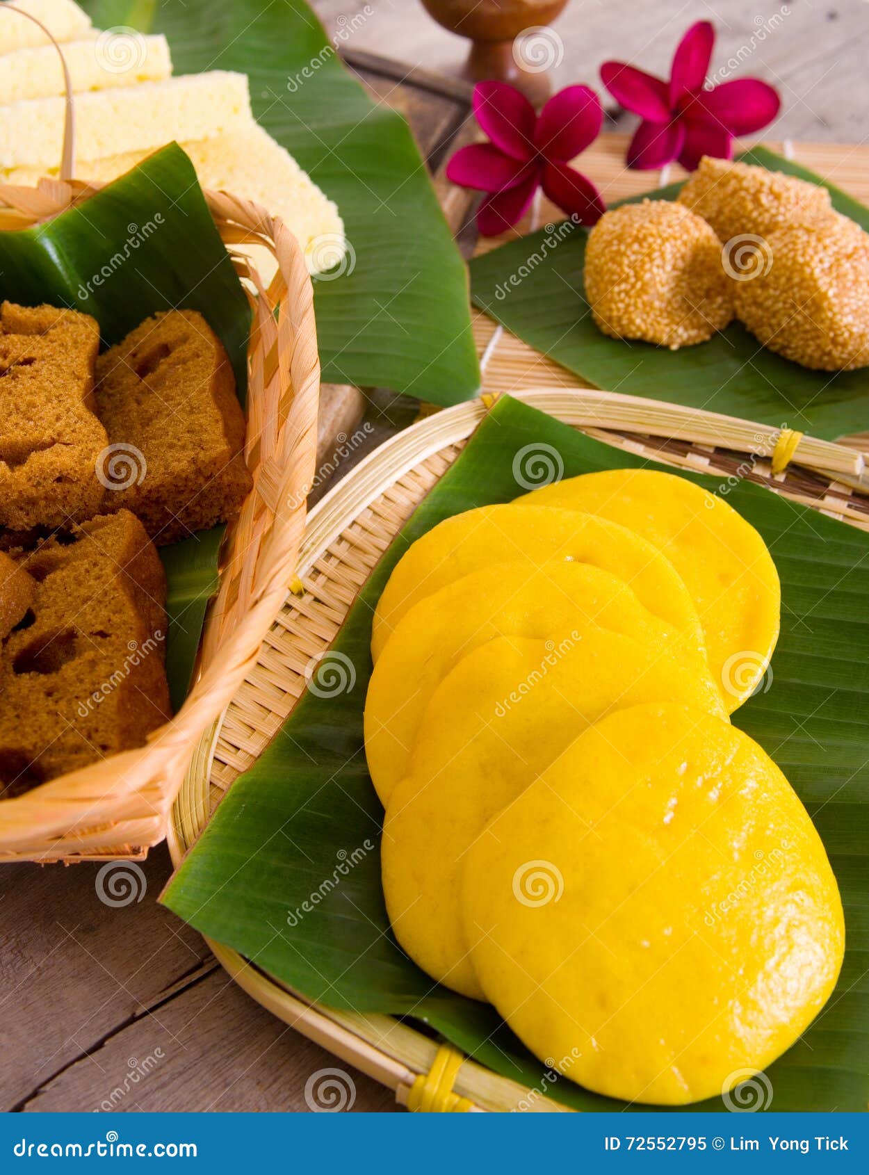 Bolos Sortidos E Desertos De Tradisional Malaysia Imagem de Stock ...