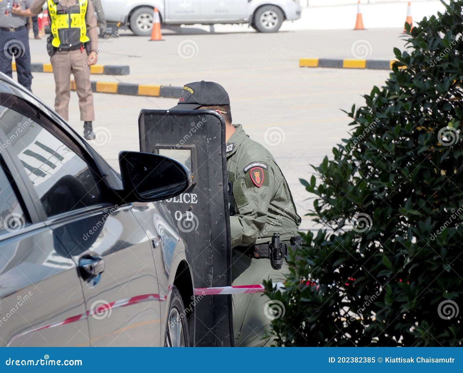 Bomb Disposal Expert in Bomb Suit for Explosive Editorial Image - Image ...