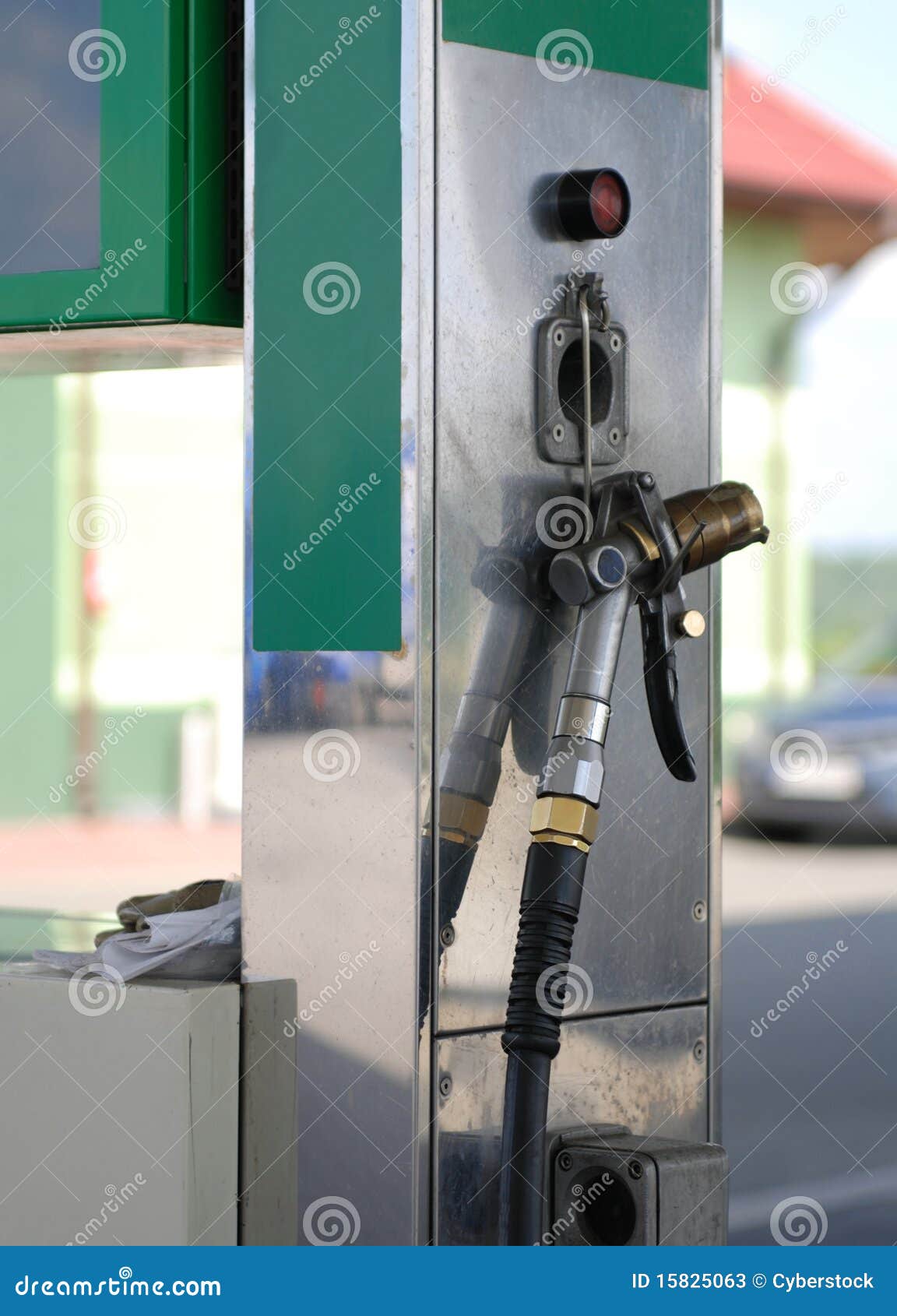 Bomba de gás imagem de stock. Imagem de reabastecer, azul - 15825063